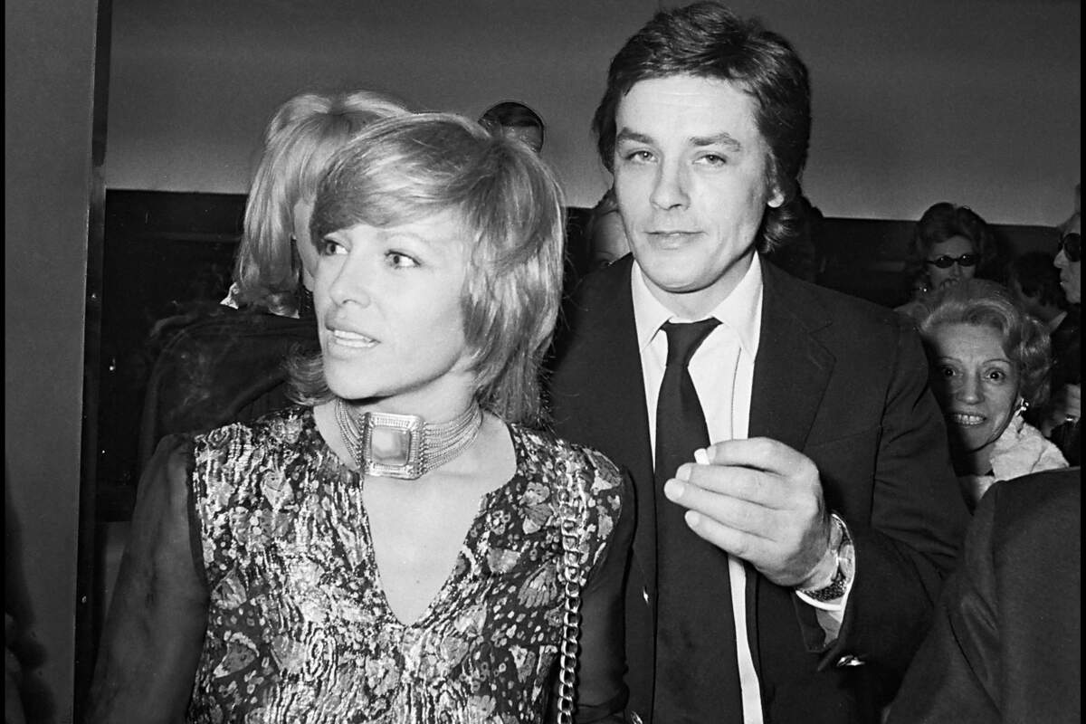 PHOTOS - Alain Delon : découvrez les membres de sa famille - Gala PHOTOS - Alain Delon : découvrez les membres de sa famille - Gala
